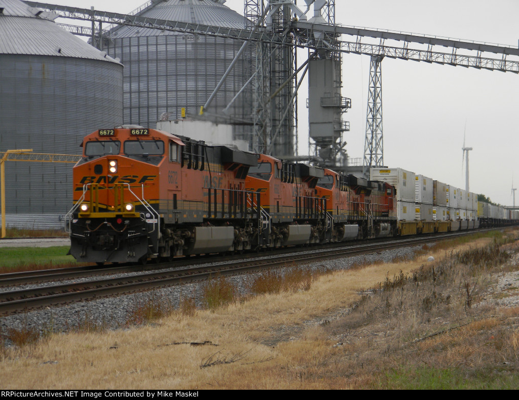 BNSF 6672